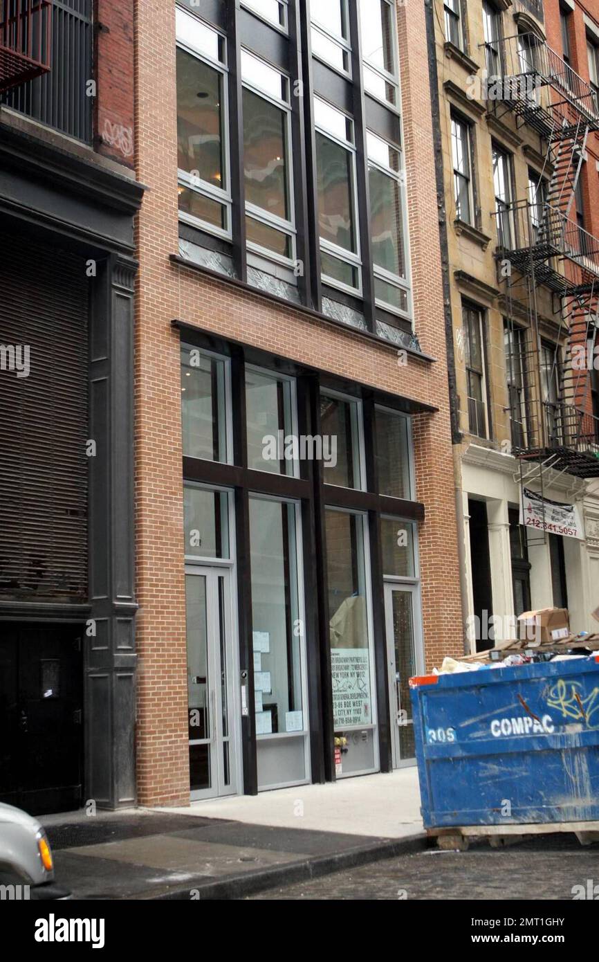 Actor Mike Myers has reportedly purchased a six-room penthouse in this ...