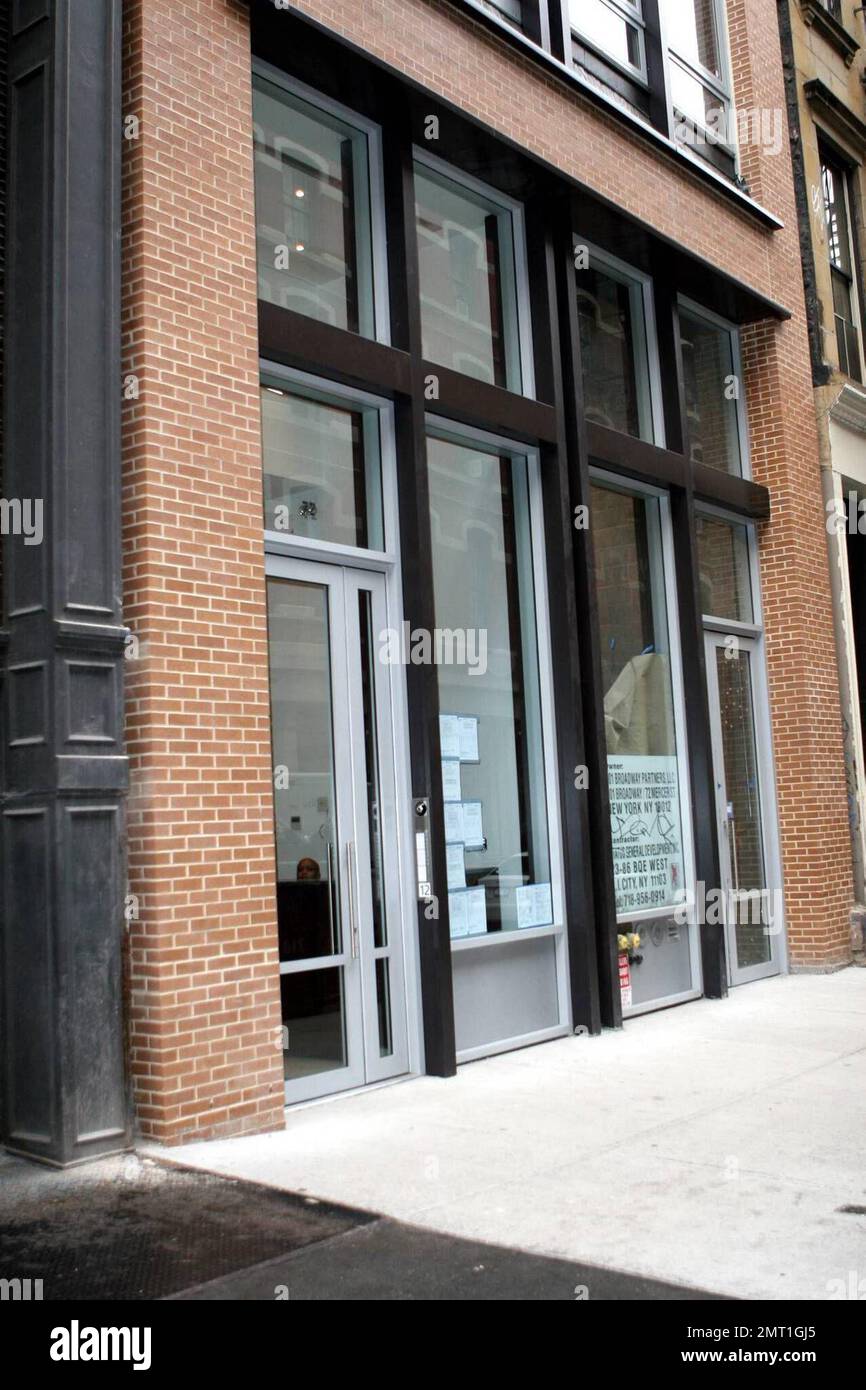 Actor Mike Myers has reportedly purchased a six-room penthouse in this ...