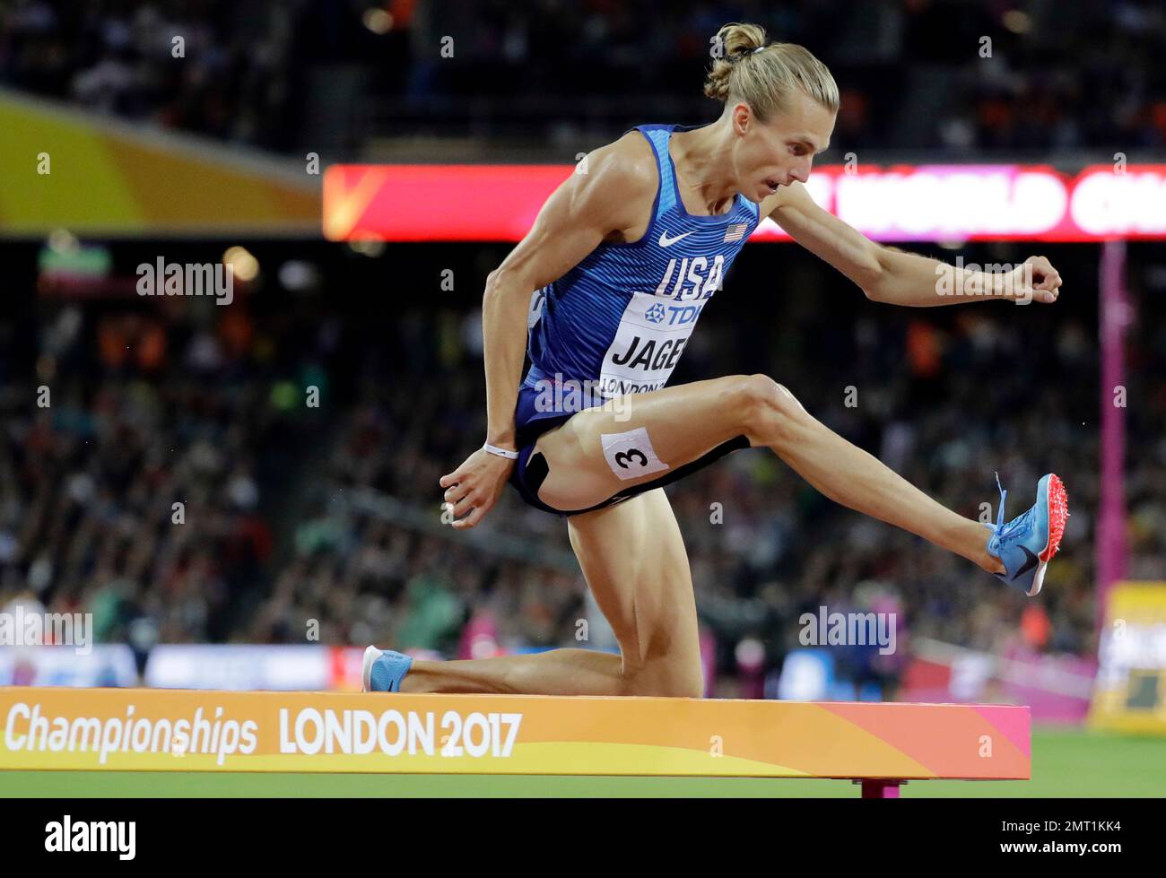 United States' Evan Jager races in the Men's 3000m Steeplechase final ...