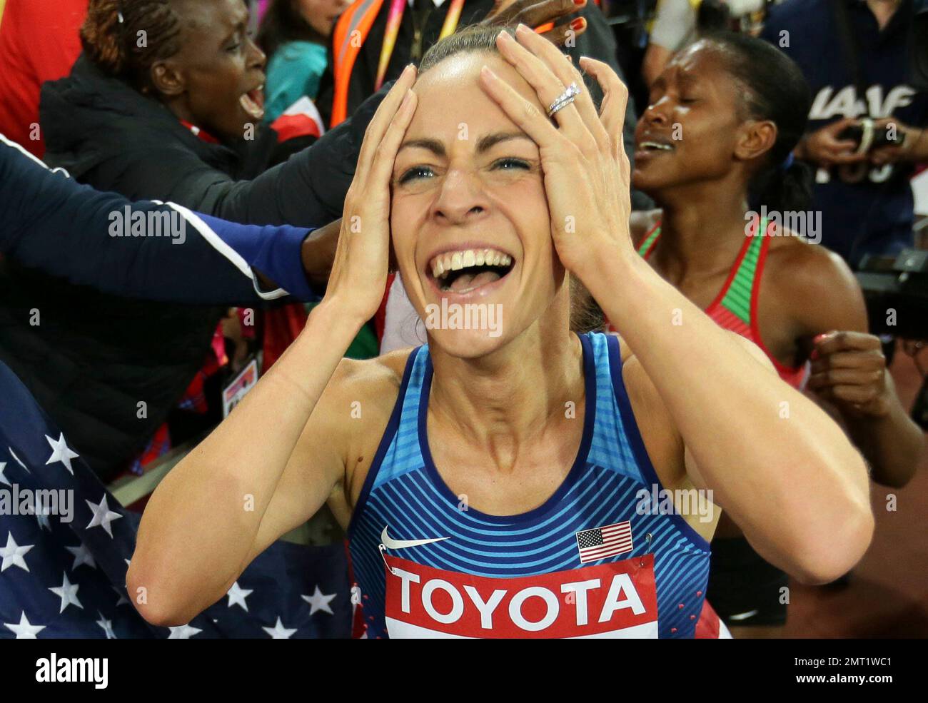 United States' Jennifer Simpson celebrates her silver medal at the ...
