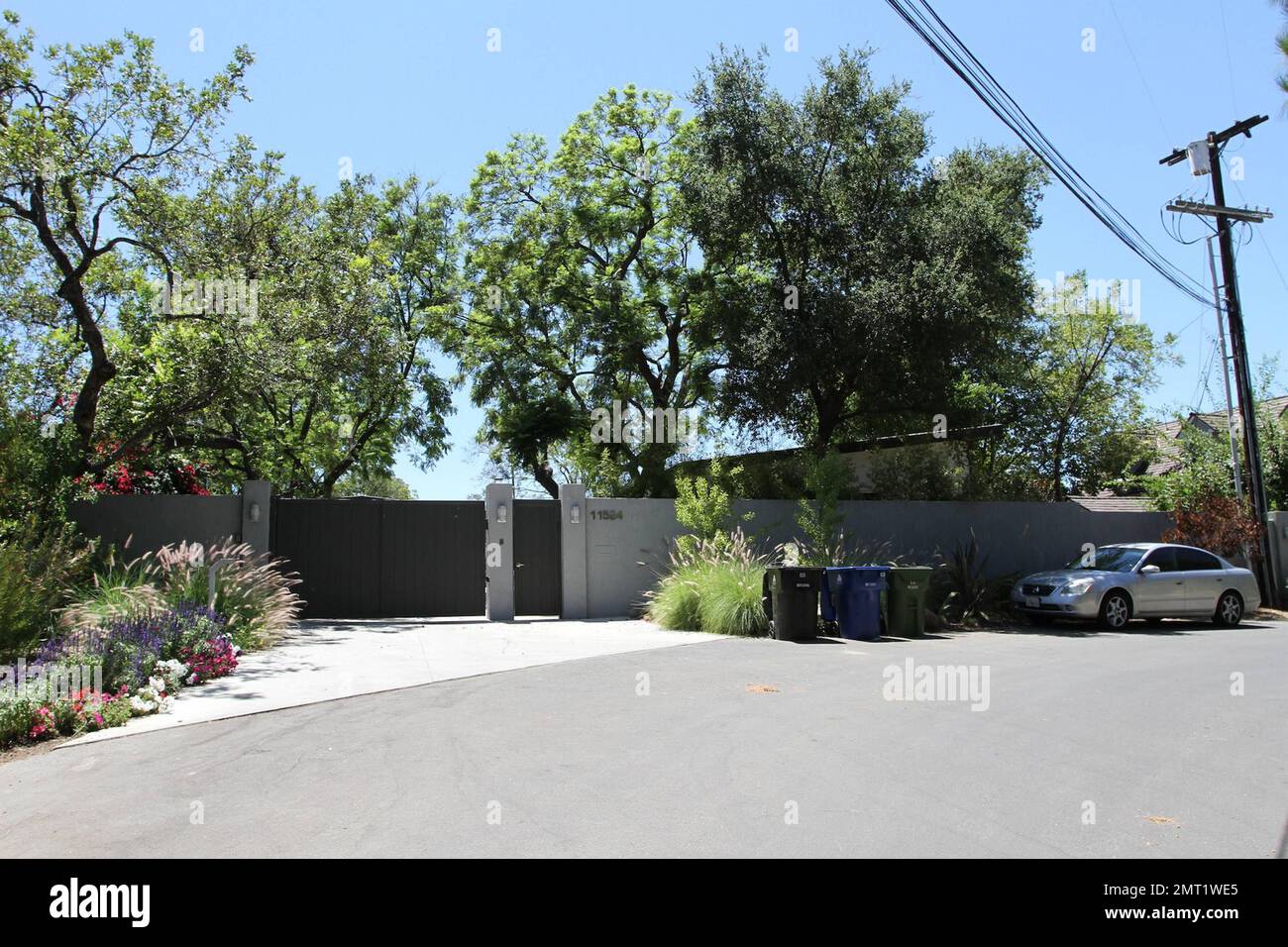 Miley cyrus at home hi-res stock photography and images - Alamy