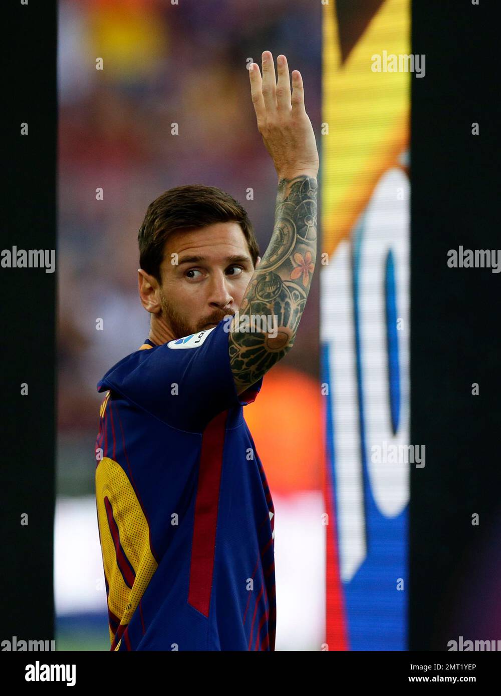 FC Barcelona's Lionel Messi waves to the crowd prior of the Joan Gamper ...