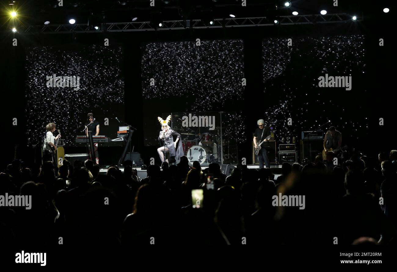Debbie Harry, Chris Stein, Clem Burke, Leigh Foxx, Matt Katz-Bohen and ...