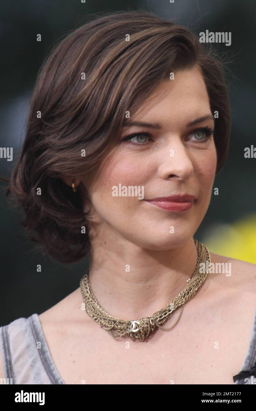 Residential Evil Actress 60 Photos - Moonagedaydream.film