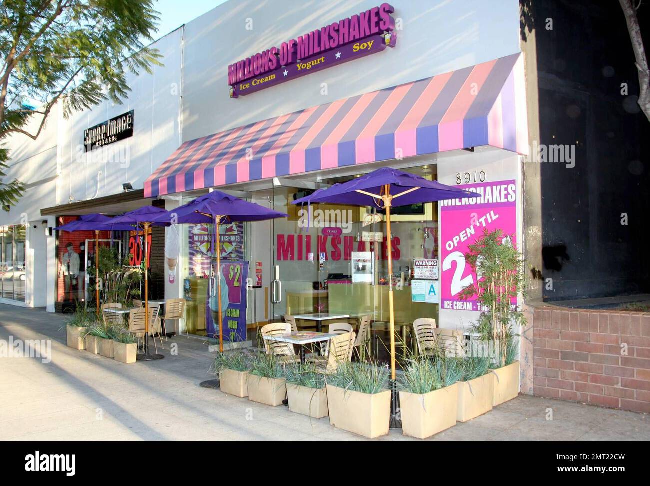 Exclusive!! Everyone loves a milkshake, even Hollywood beauties! And ...