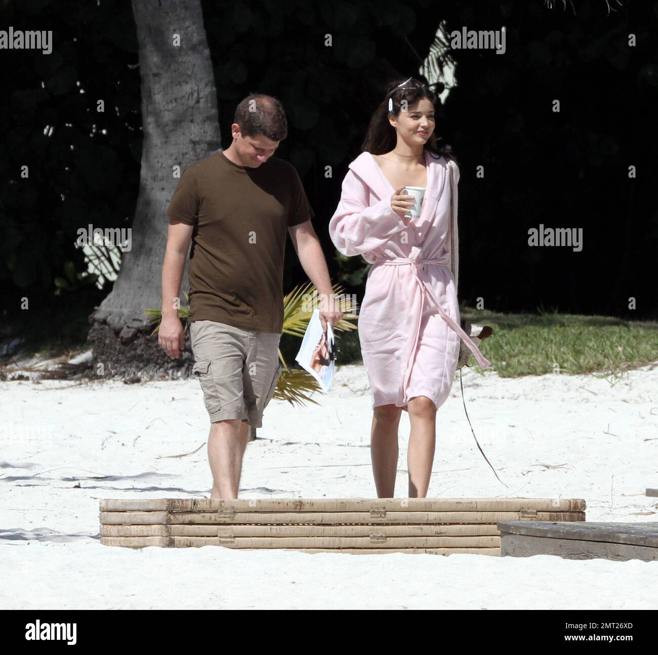 EXCLUSIVE!! Super Model Miranda Kerr arrives for work on set of a ...