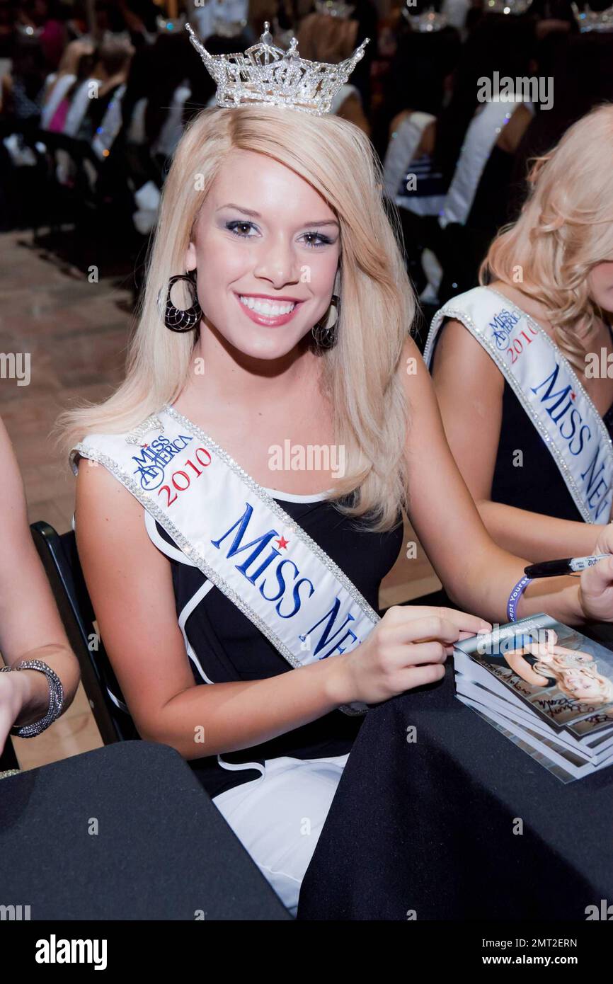 Teresa Scanlan, 17, Miss Nebraska, wins the title of Miss America 2011 ...