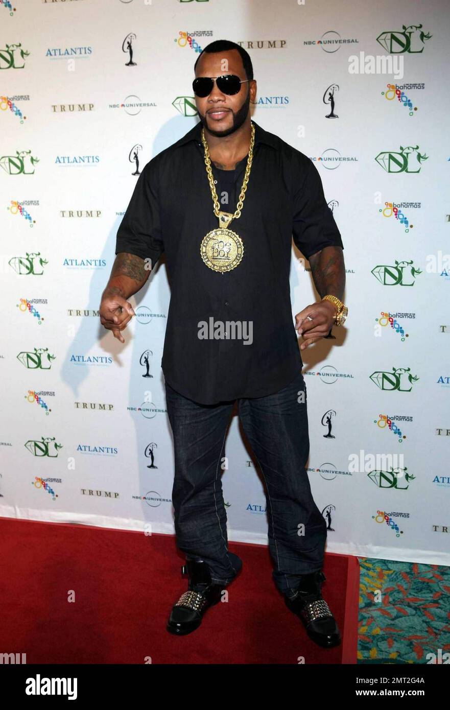 Flo Rida arrives at the Miss Universe pageant at the Atlantis Resort ...