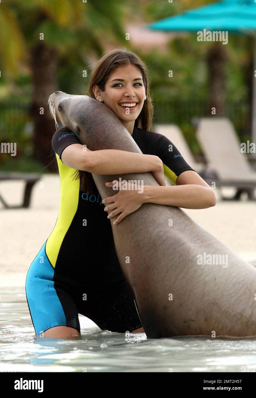 Exclusive!! Miss Universe Dayana Mendoza experiences the wildife at ...