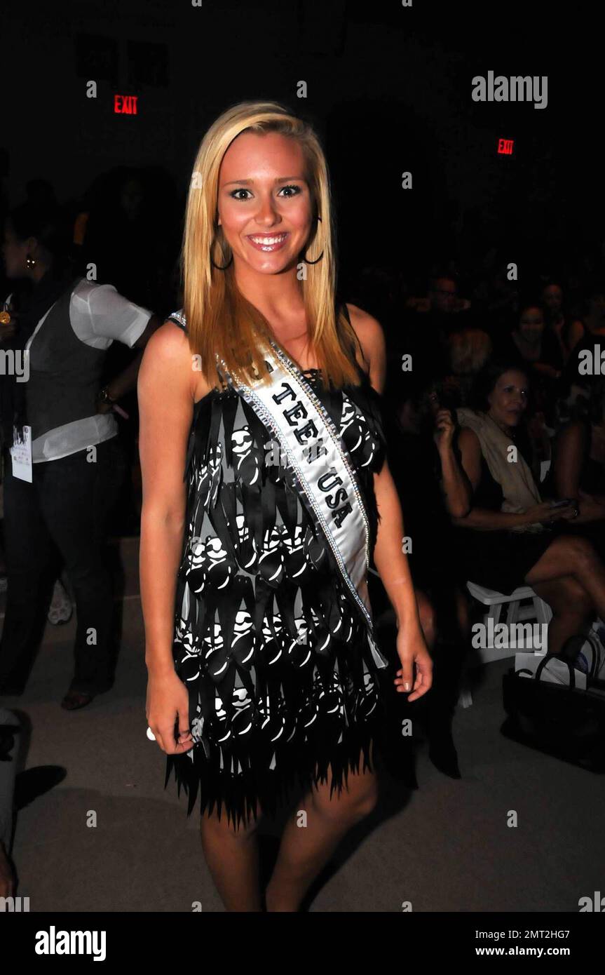 Miss USA Crystle Stewart and Miss Teen USA Stevi Lauren Perry pose for ...