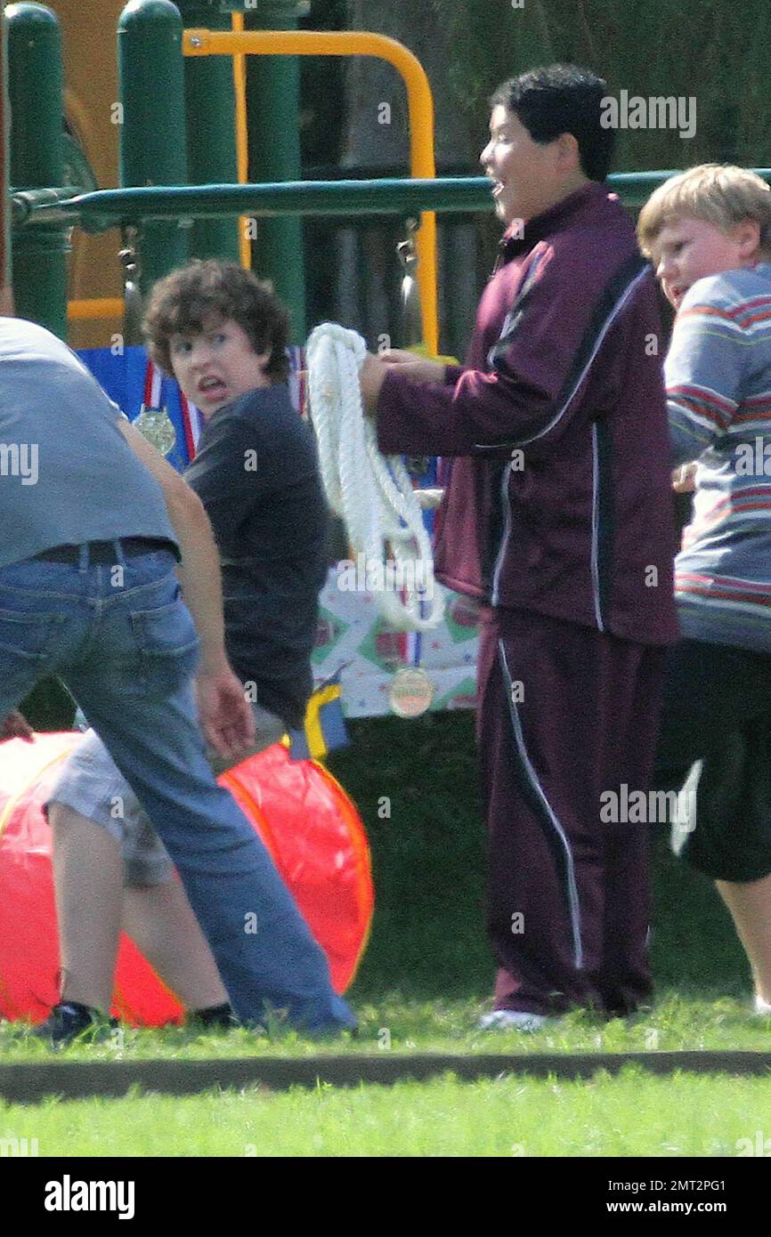 Ed O'Neill, Ty Burrell, Nolan Gould and Rico Rodriguez shoot scenes for ...