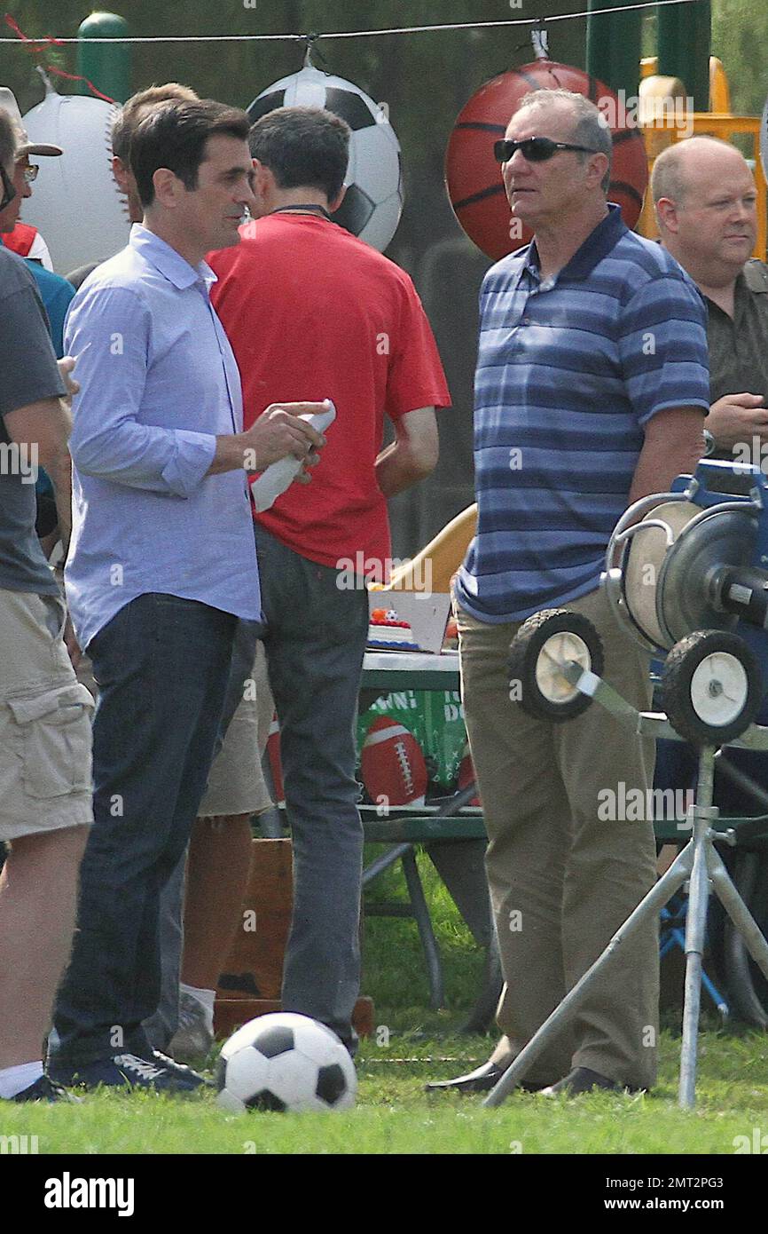 Ed O'Neill, Ty Burrell, Nolan Gould and Rico Rodriguez shoot scenes for ...