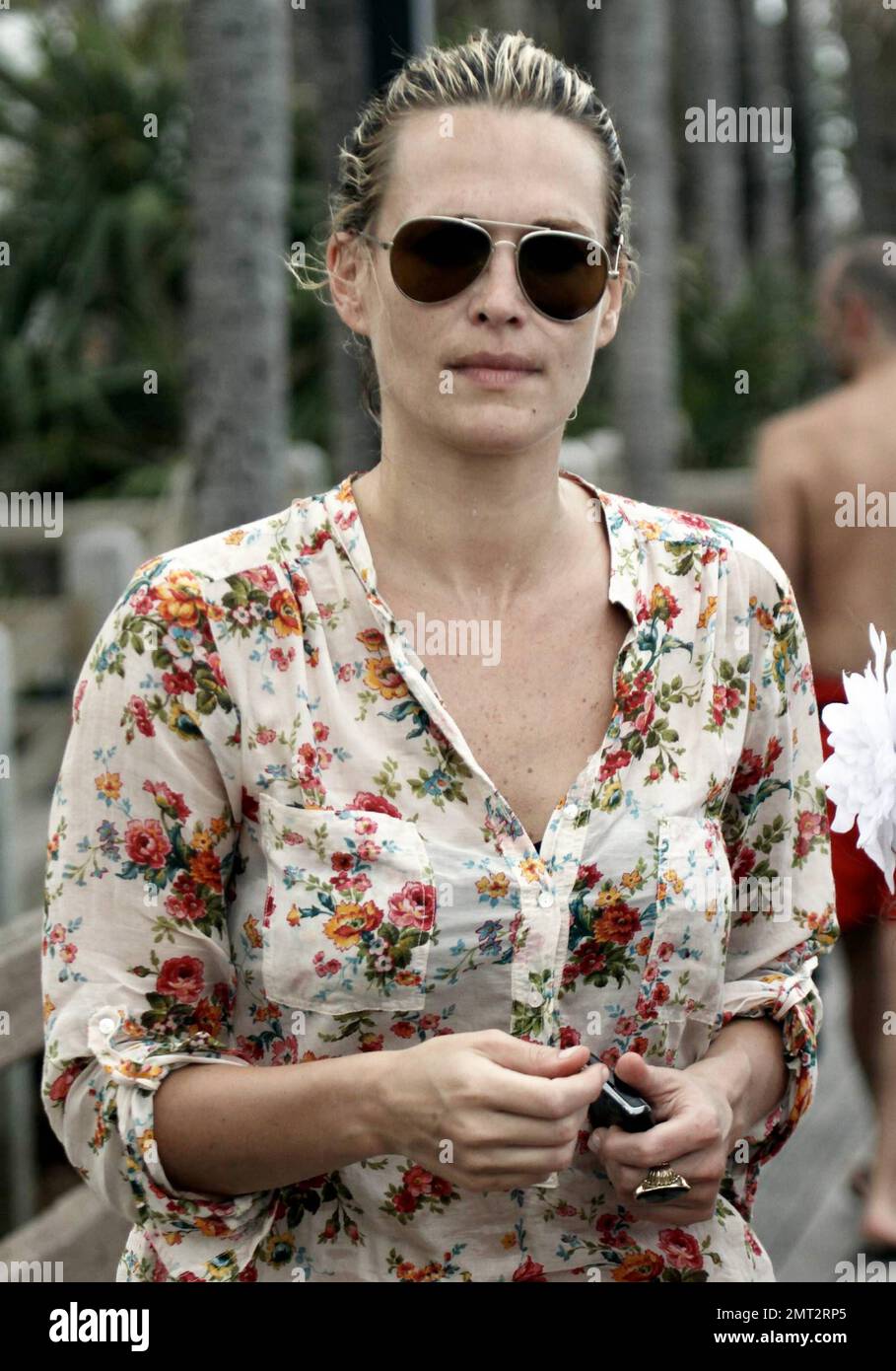 EXCLUSIVE!! Sports Illustrated swimsuit model Molly Sims, 36, spends ...