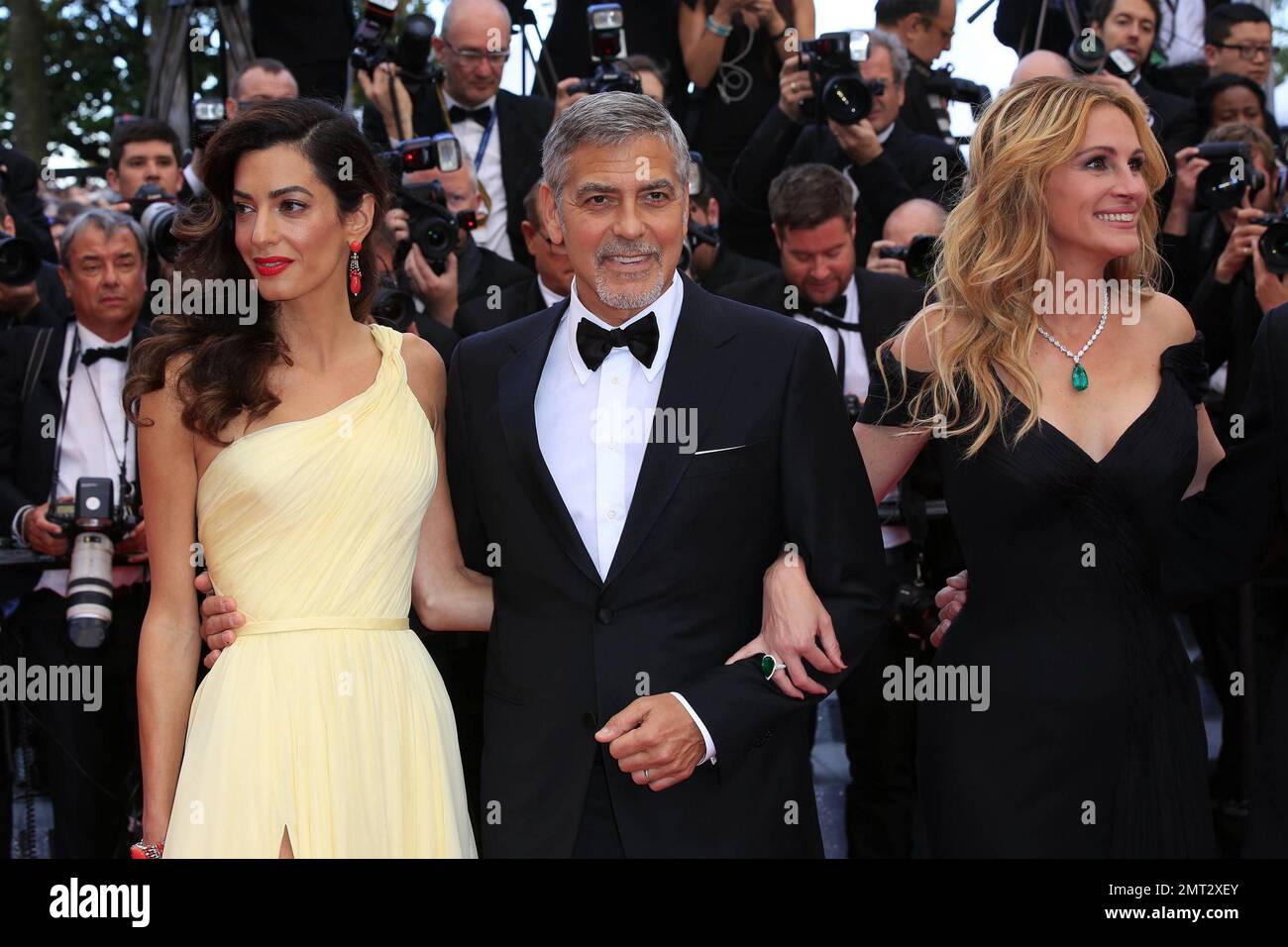 George Clooney, Amal Clooney and Julia Roberts arrive at the premiere ...