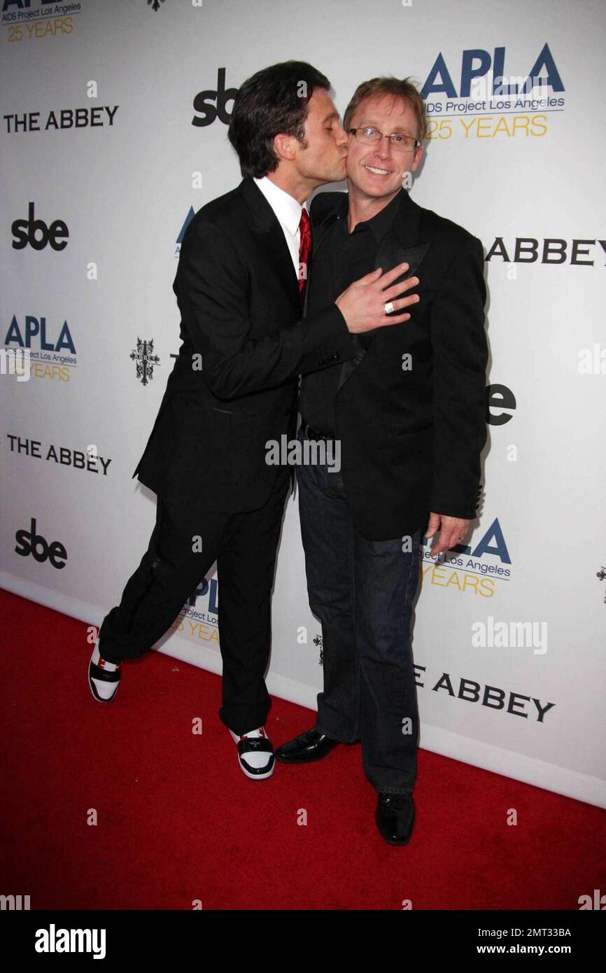 Sordid Lives actor Jason Dottley poses on the red carpet and has a kiss ...