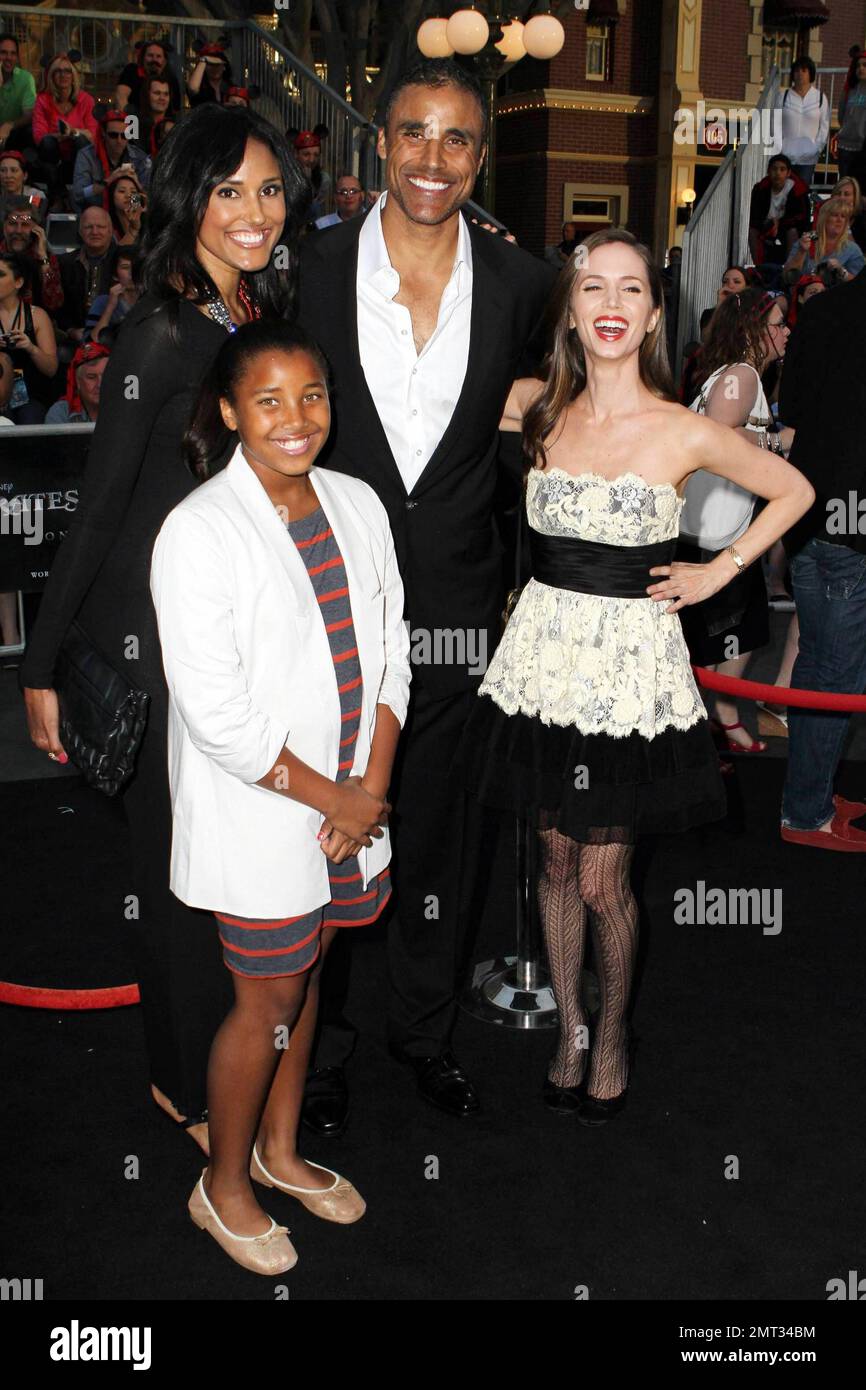 Rick Fox and Eliza Dushku at the premiere of Pirates of the Caribbean ...