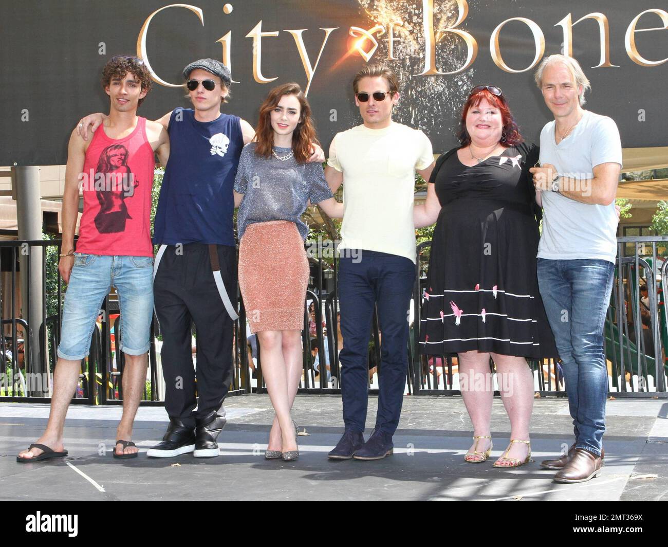 Lily Collins, Jamie Campbell Bower, Robert Sheehan, Kevin Zegers,Harald ...