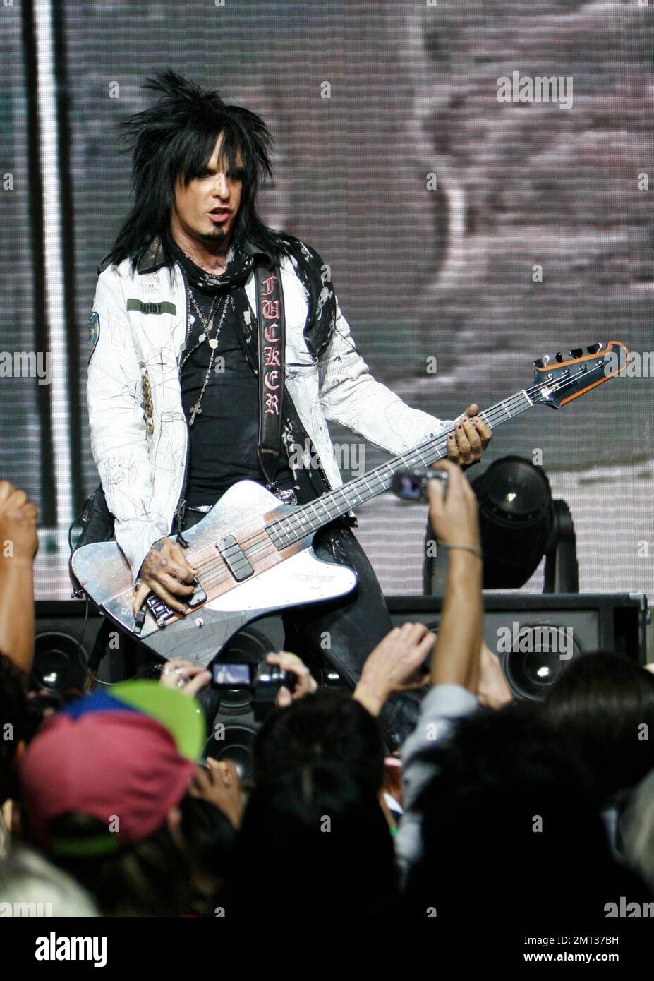 Motley Crue performs and announces Crue Fest featuring Buckcherry ...