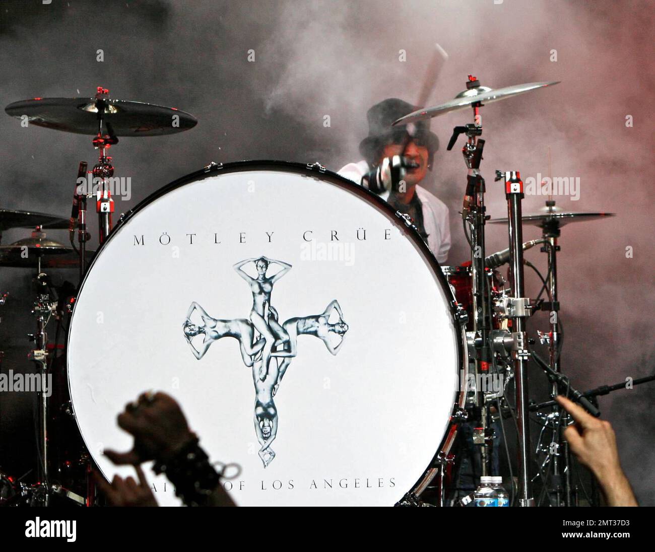 Motley Crue performs and announces Crue Fest featuring Buckcherry ...