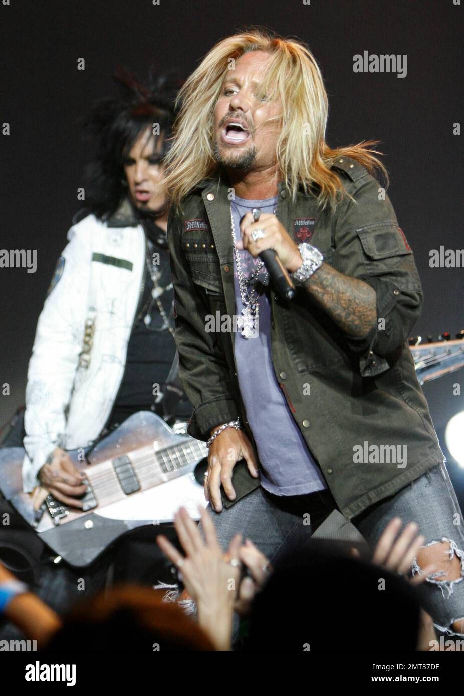 Motley Crue performs and announces Crue Fest featuring Buckcherry ...