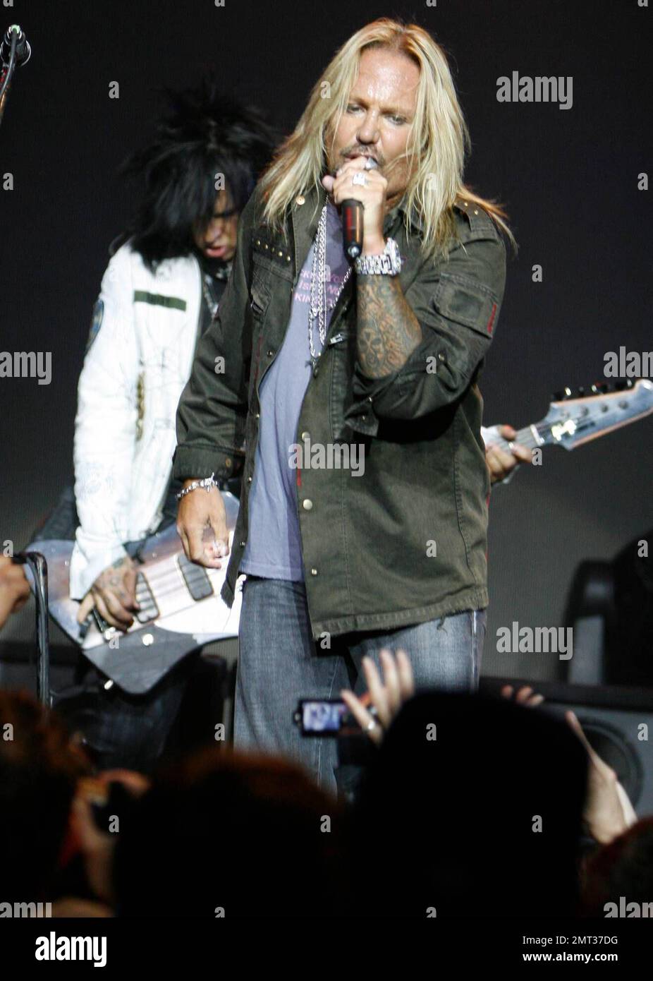 Motley Crue performs and announces Crue Fest featuring Buckcherry ...