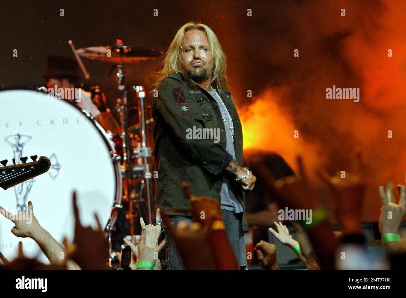 Motley Crue performs and announces Crue Fest featuring Buckcherry ...