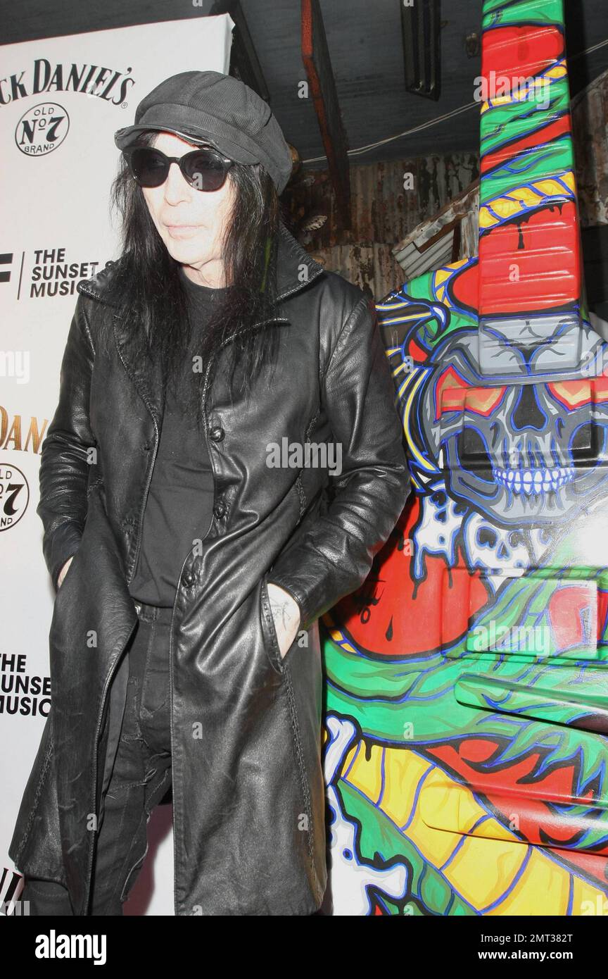 Motley crue tribute hi-res stock photography and images - Alamy