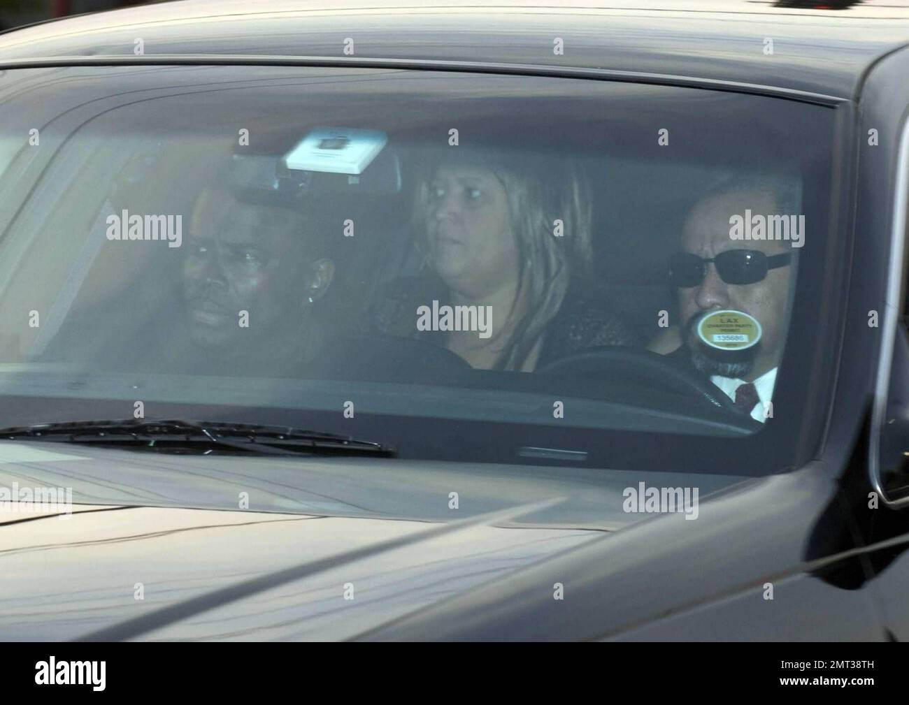 Family and friends mourn the loss of the King Of Pop at his funeral in ...