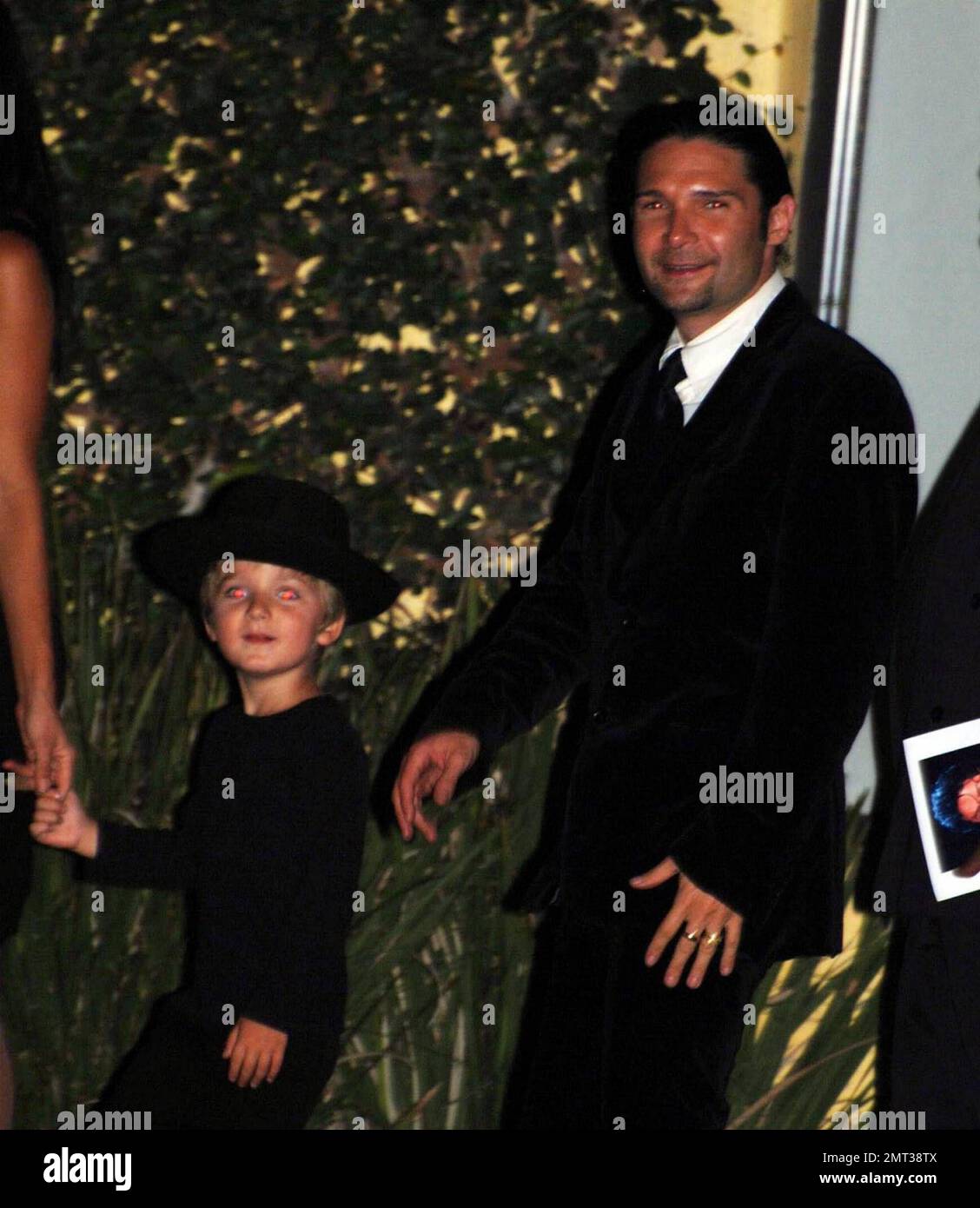 Family and friends mourn the loss of the King Of Pop at his funeral in ...