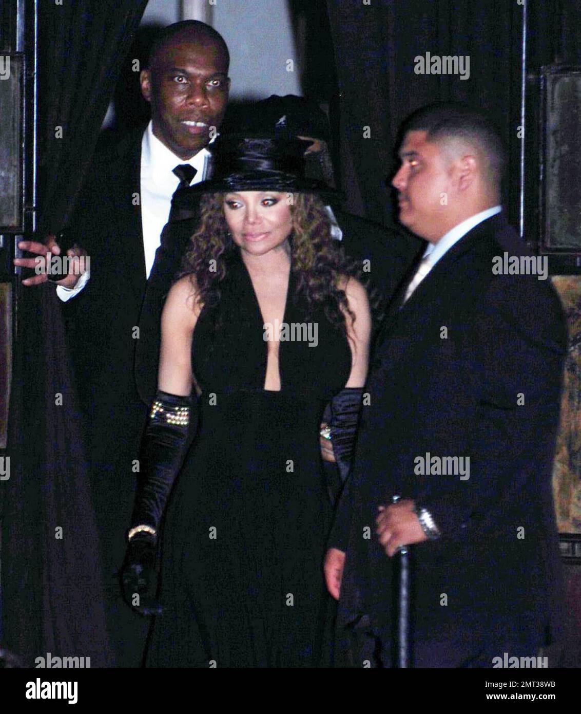 Family and friends mourn the loss of the King Of Pop at his funeral in ...