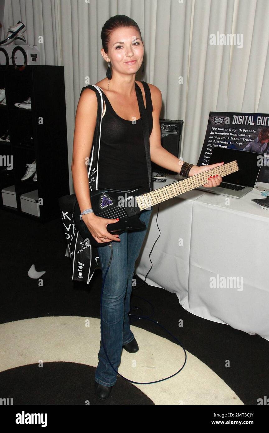 Jessica rose lee hi-res stock photography and images - Alamy