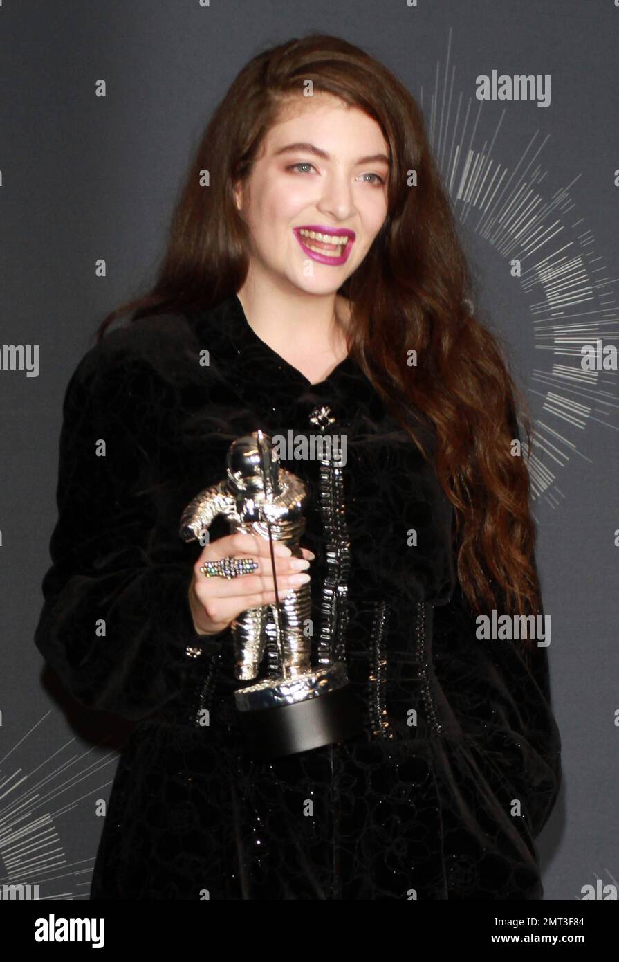 Lorde at the MTV Video Music Awards at the Forum in Los Angeles, CA ...