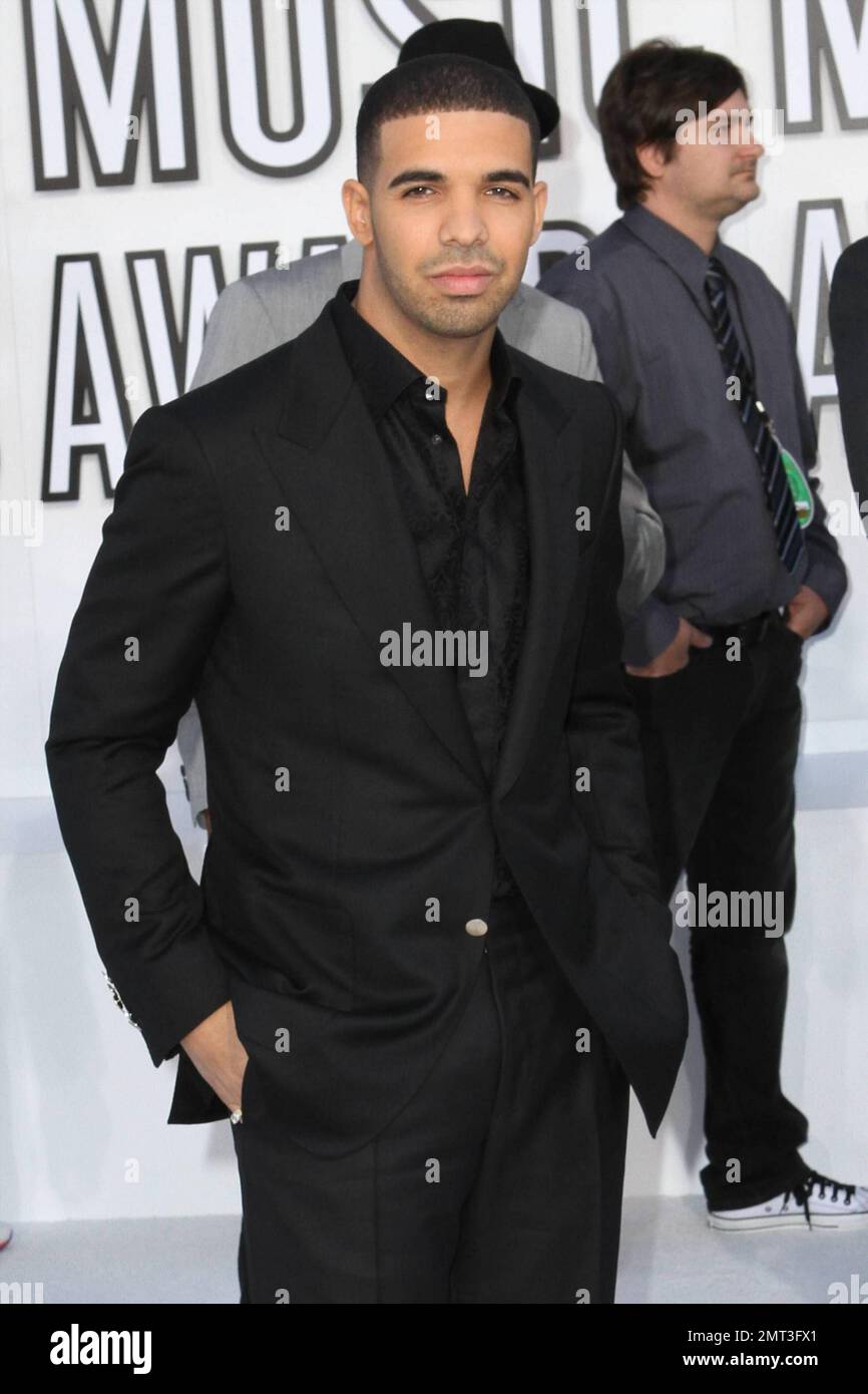Drake arrives at the 2010 MTV Video Music Awards held at the Nokia ...