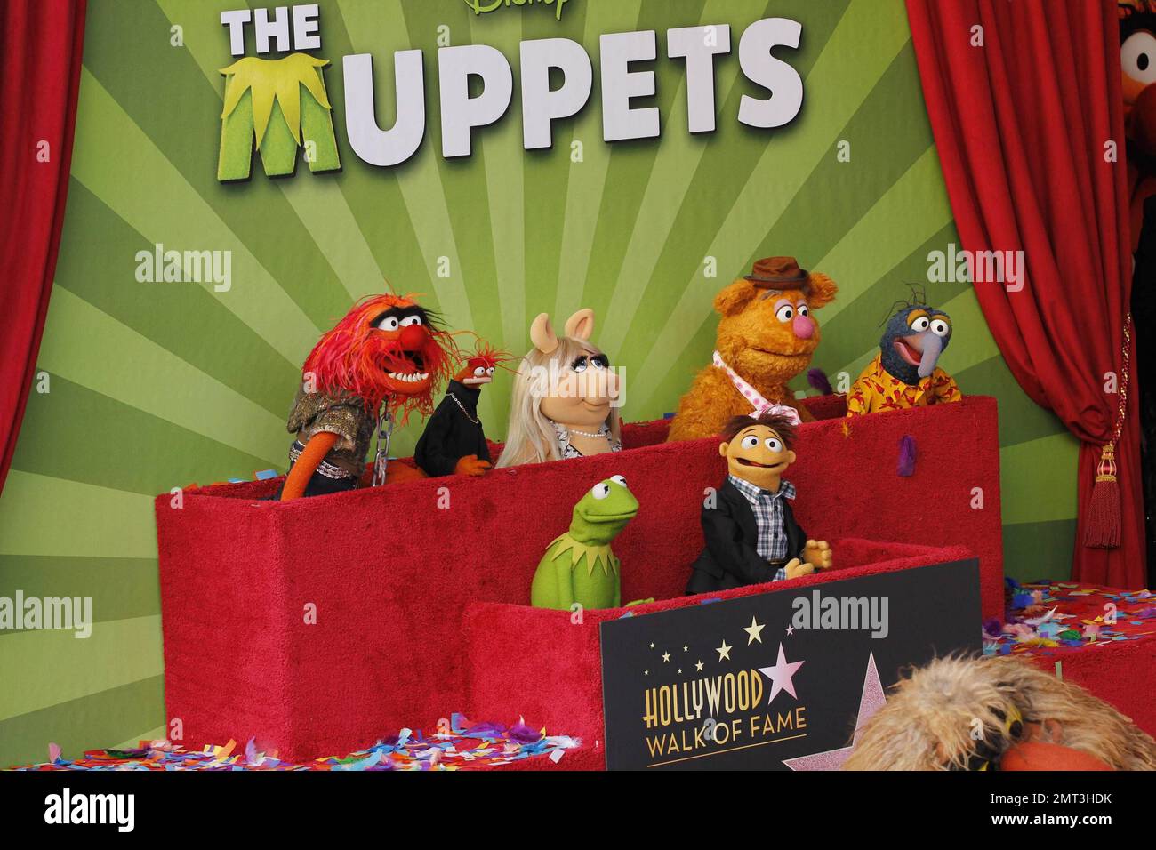 Animal, Miss Piggy, Fozzy Bear, Gonzo, Kermit the Frog and Sweetums of ...
