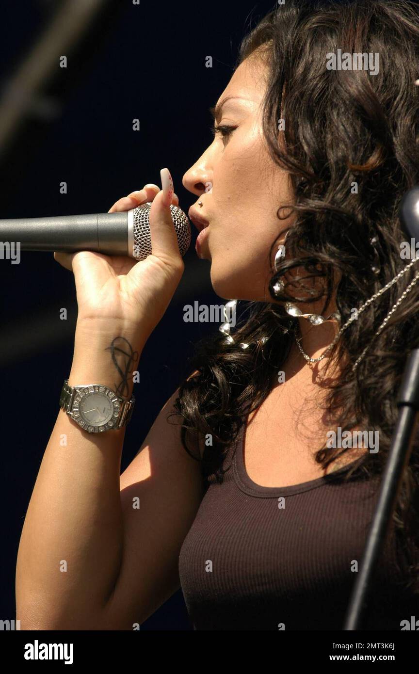 Ex Sugababes singer Mutya Buena wows the crowd at Spitalfields in ...