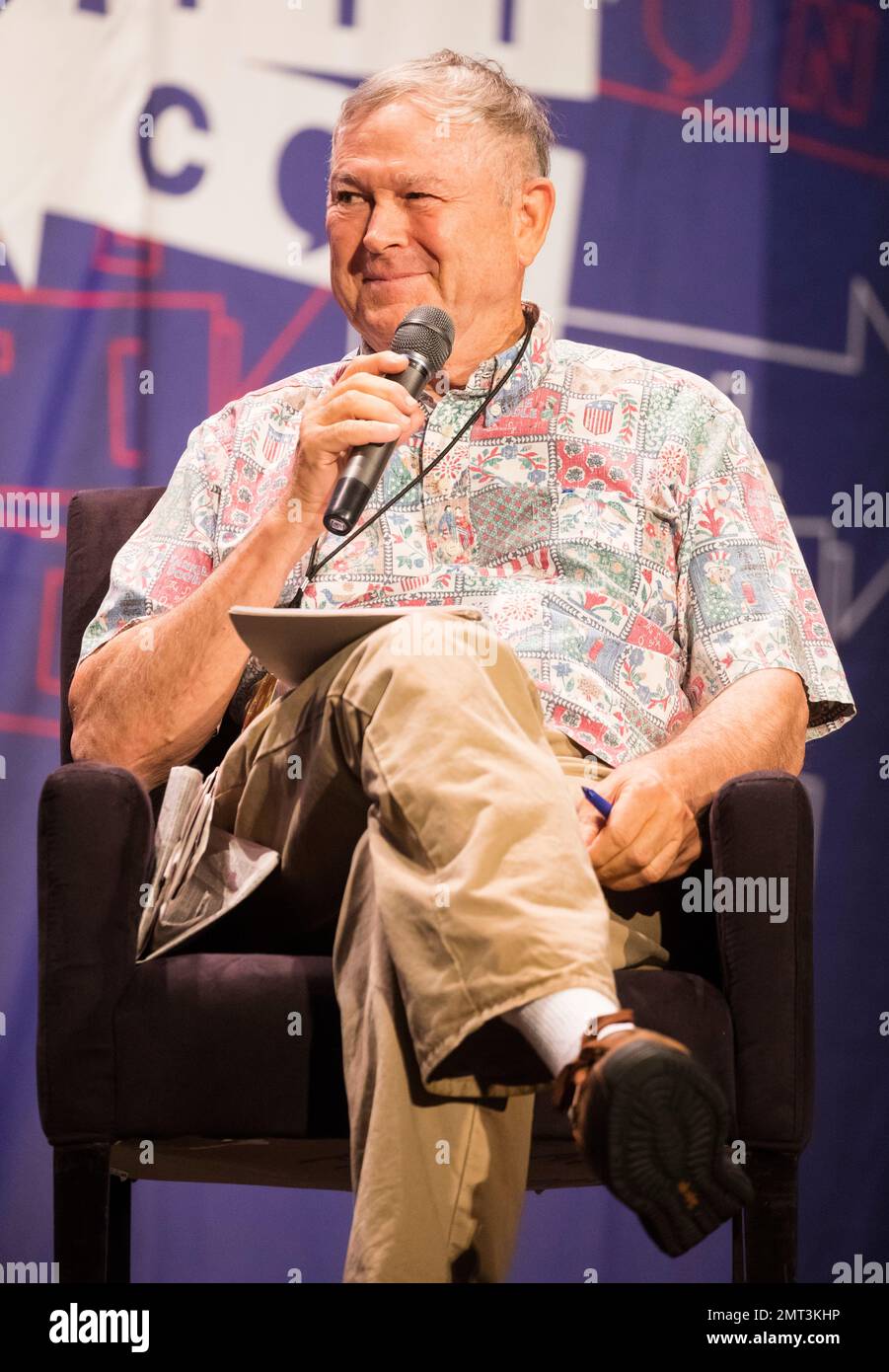 Rep. Dana Rohrabacher attends Politicon at The Pasadena Convention ...