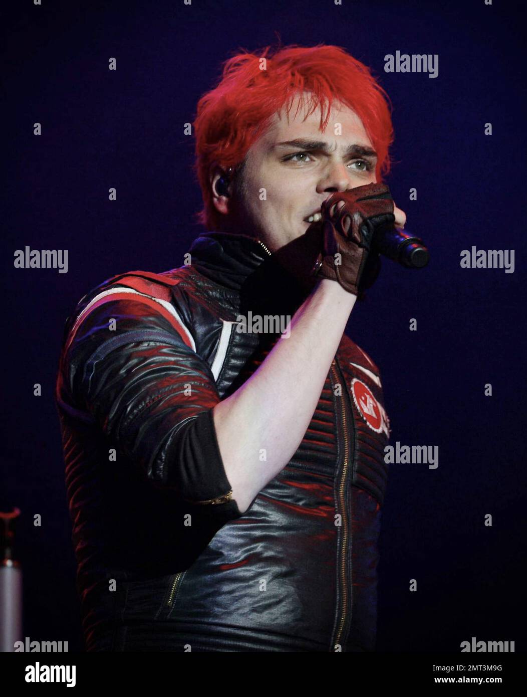 Gerard Way Red Hair Singing