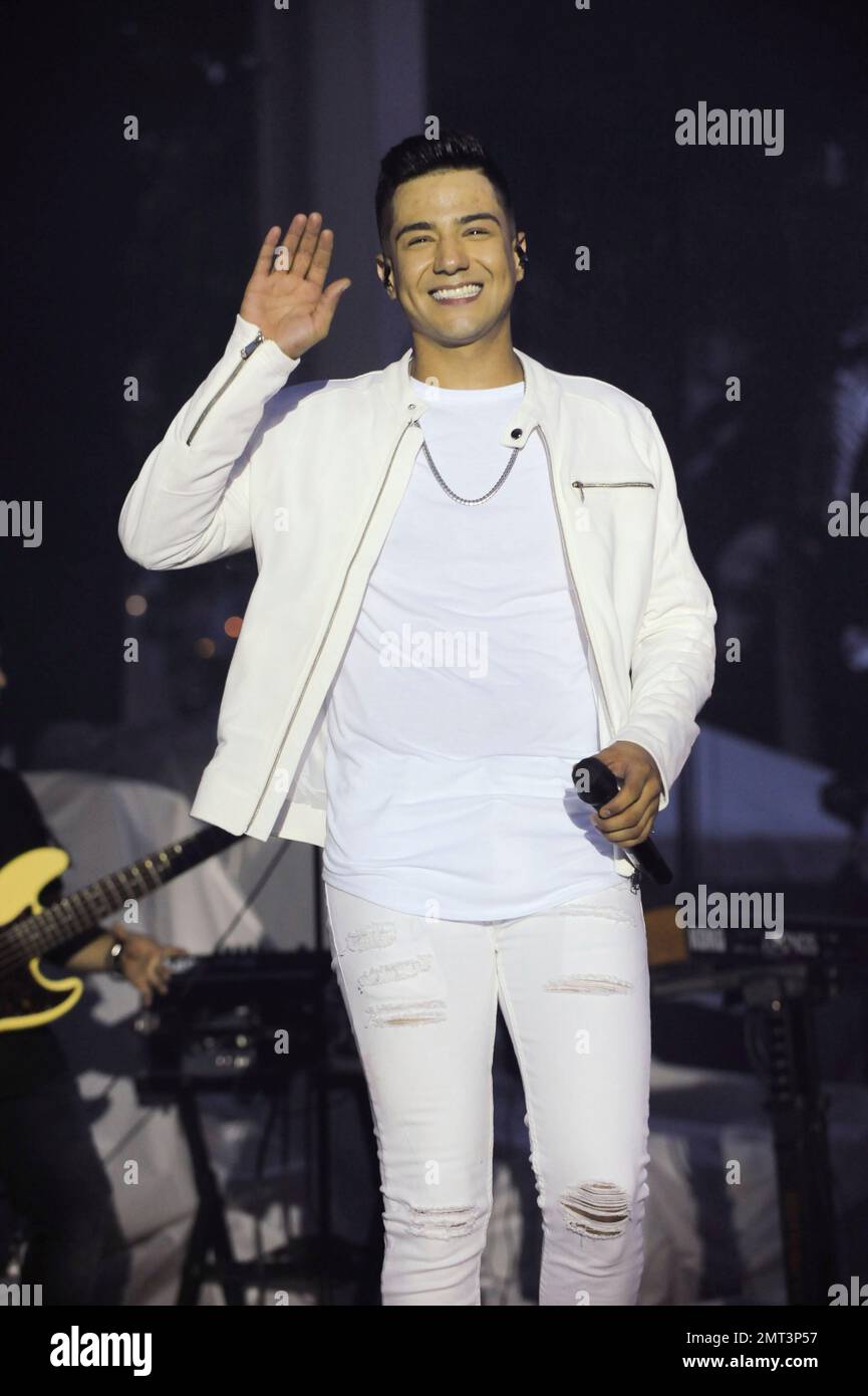 Luis Coronel opens for Prince Royce during the FIVE TOUR at Bayfront ...