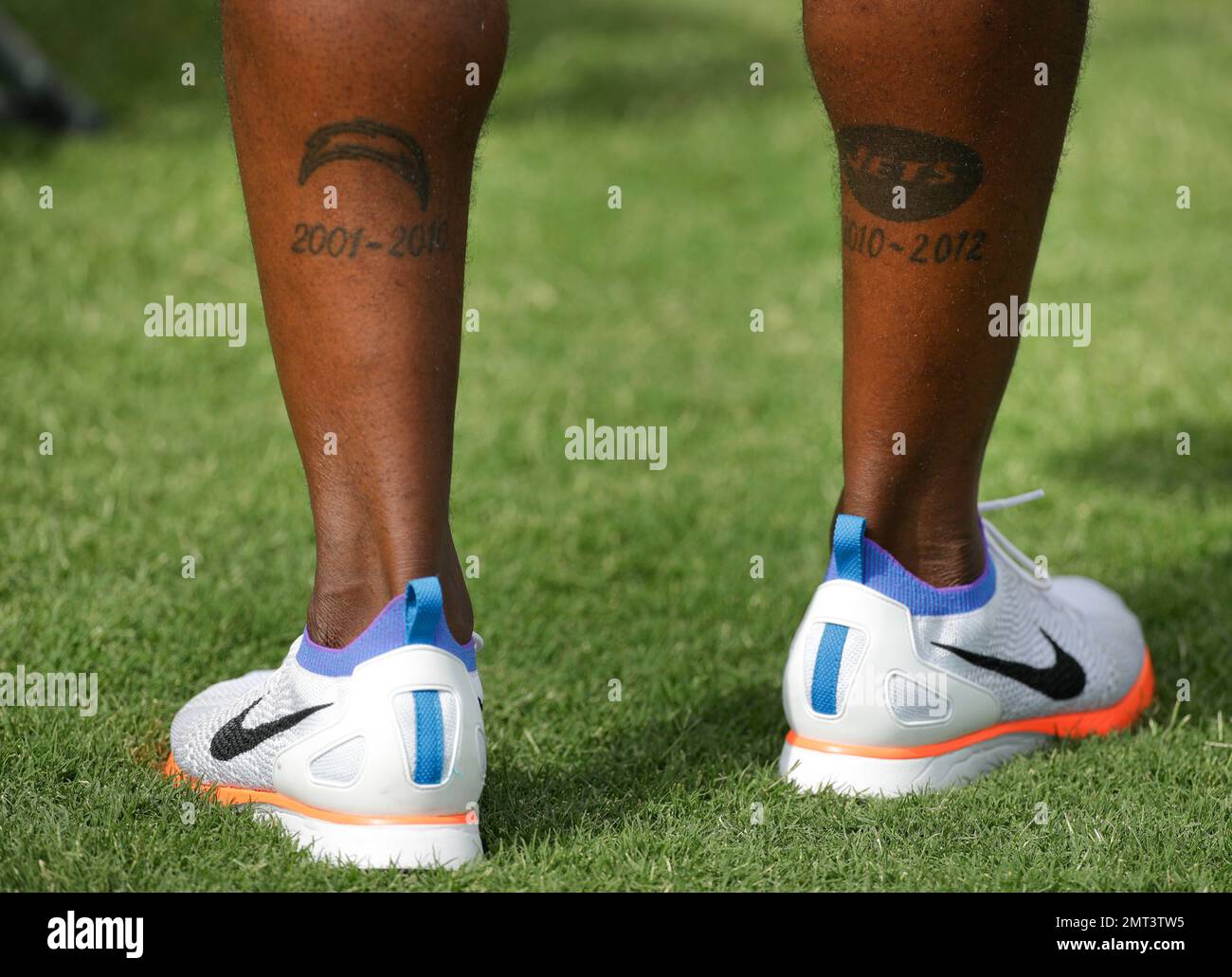 Former San Diego Chargers running back LaDainian Tomlinson sports ...