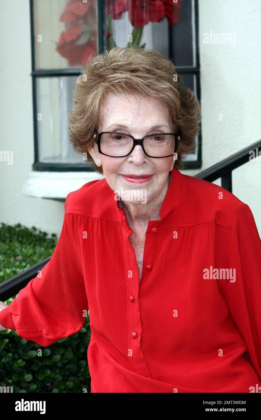 87-year-old former First Lady Nancy Reagan looks great as she leaves a ...