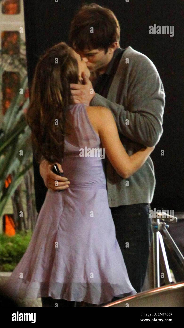 Actress Natalie Portman and actor Ashton Kutcher share a passionate ...