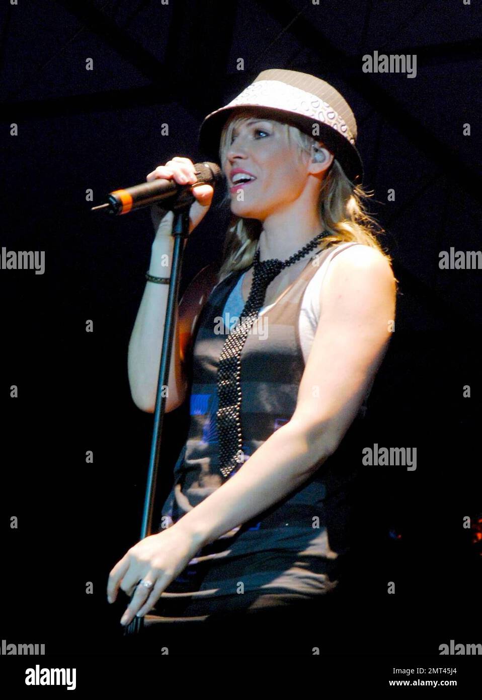 Natasha bedingfield and matt robinson hi-res stock photography and ...