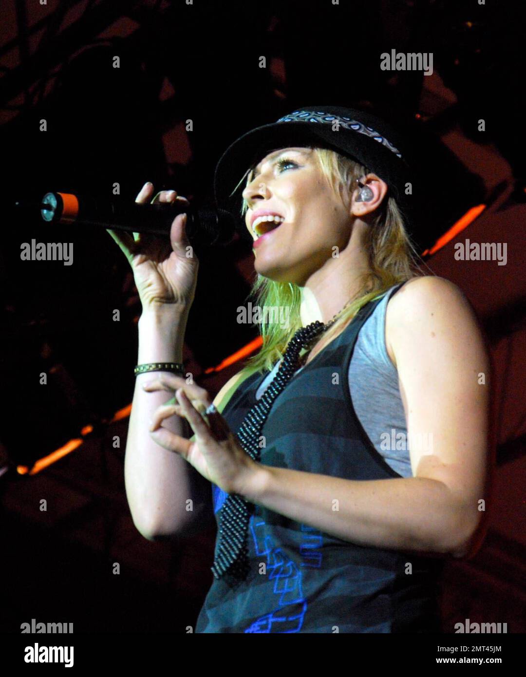 Natasha bedingfield and matt robinson hi-res stock photography and ...