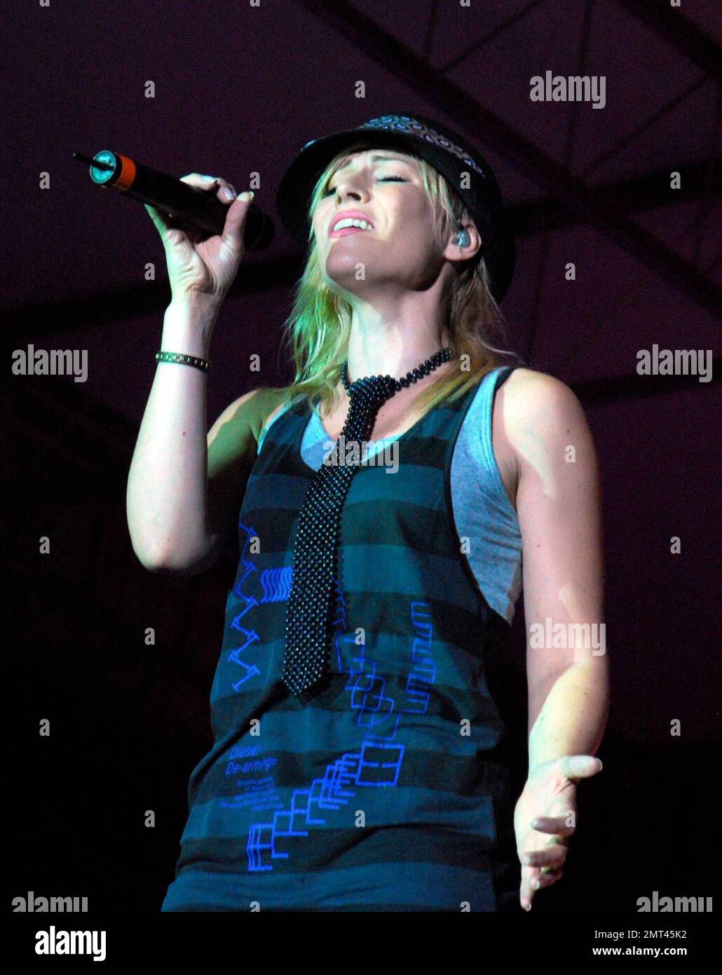 Natasha bedingfield and matt robinson hi-res stock photography and ...