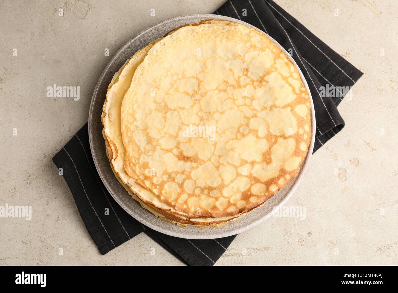 Stack fresh thin pancakes hi-res stock photography and images - Alamy