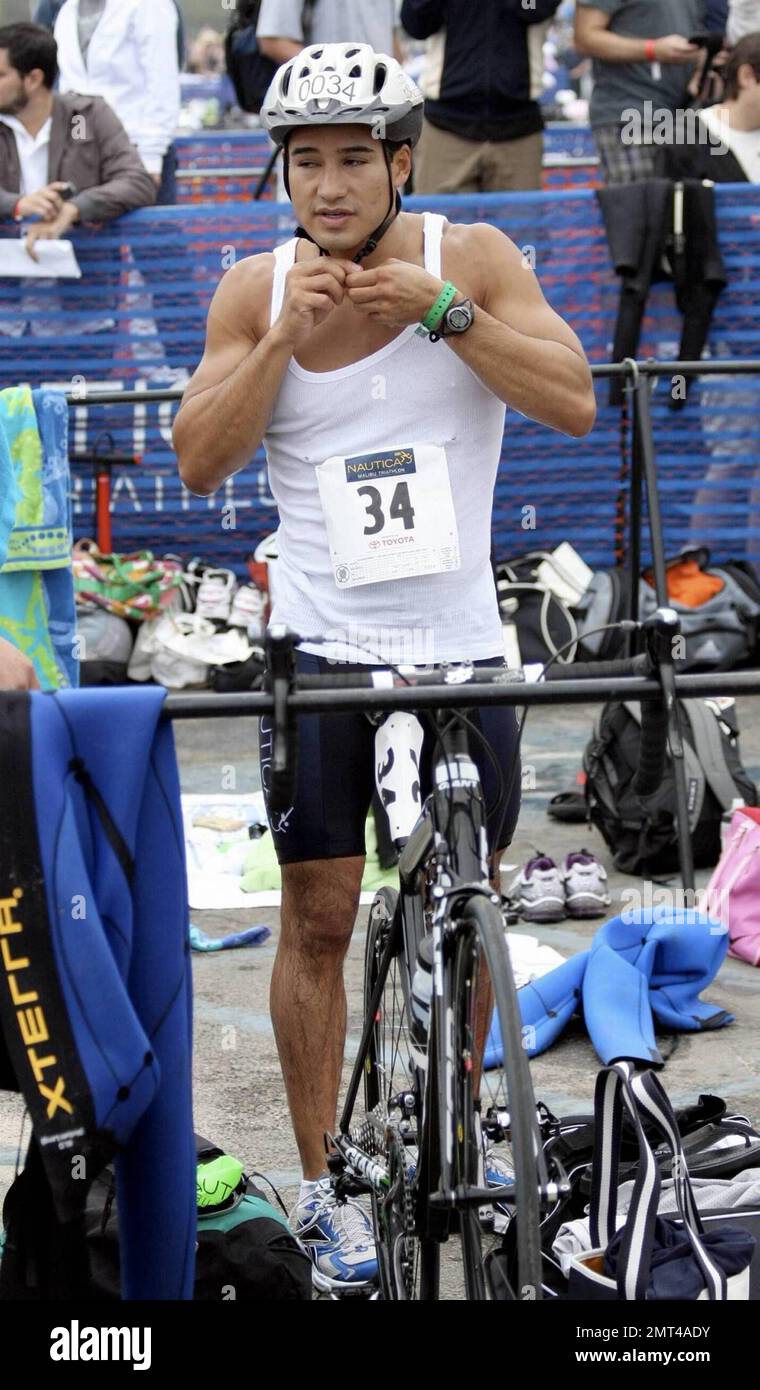 Mario Lopez takes part in the 2009 Nautica Malibu Triathlon in Malibu ...