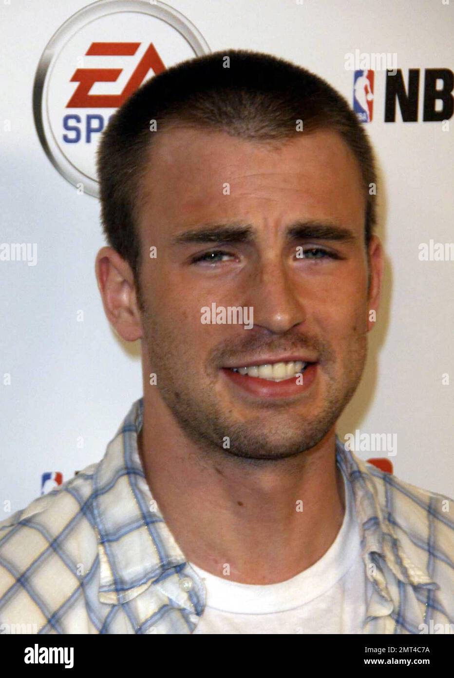 Chris Evans attends the EA Sports NBA Live 09 video game launch event ...