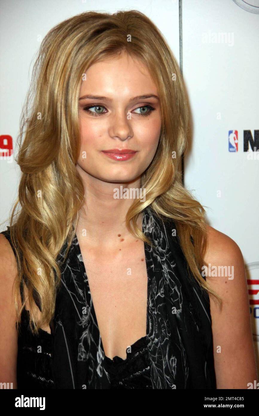 Sarah paxtin hi-res stock photography and images - Alamy