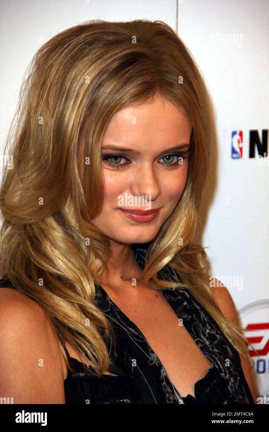 Sarah paxtin hi-res stock photography and images - Alamy