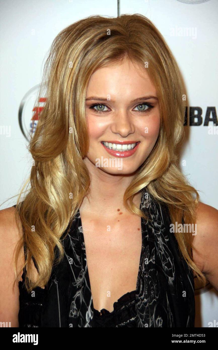 Sarah paxtin hi-res stock photography and images - Alamy